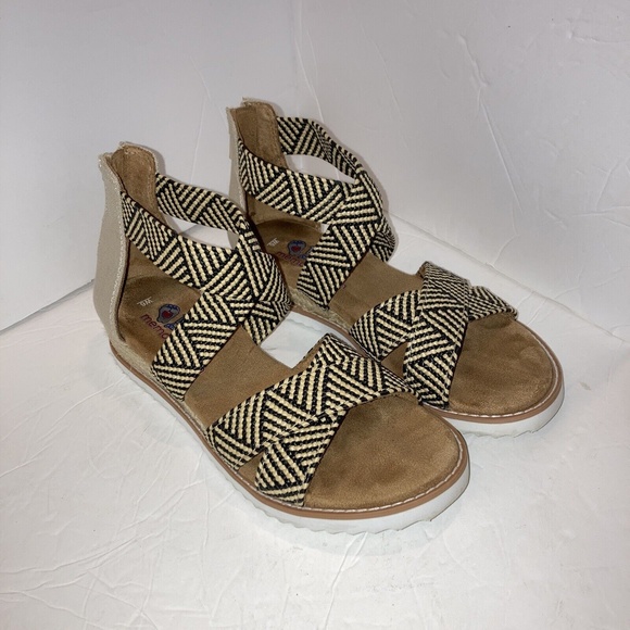 BOBS from Skechers | Shoes | Bobs Sandals 6 Vacation Party Retro ...